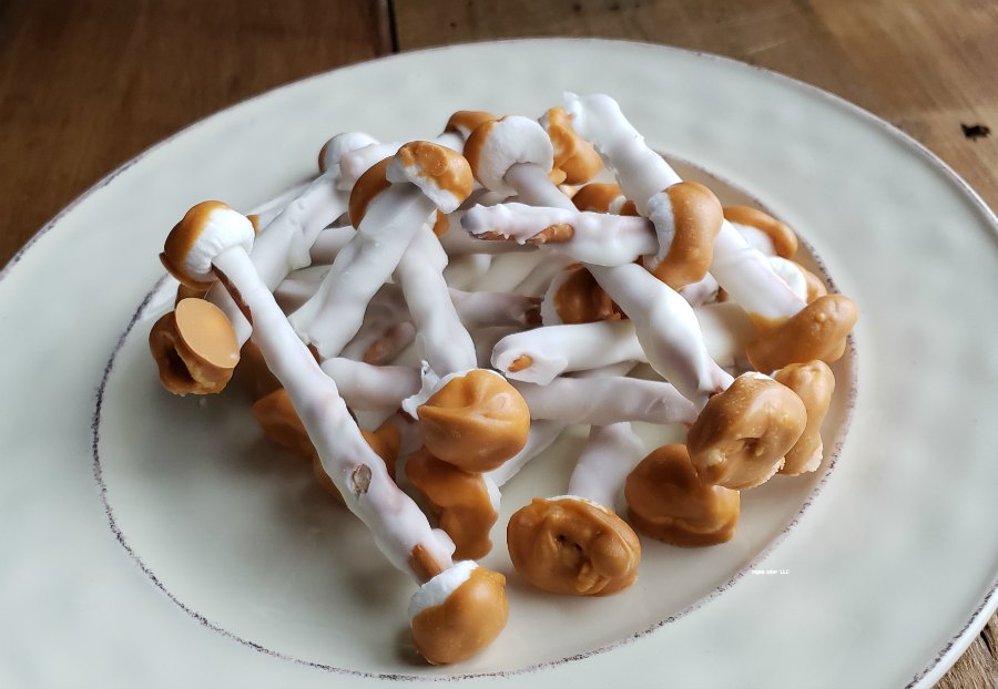 Edible Ear Wax Treats for Halloween - Eat Travel Life