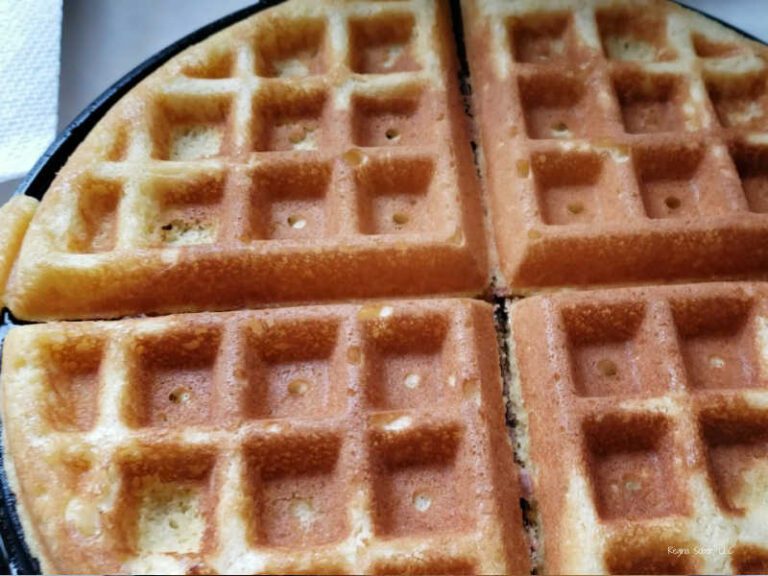 Homemade Sweet Golden Crispy Waffles Recipe