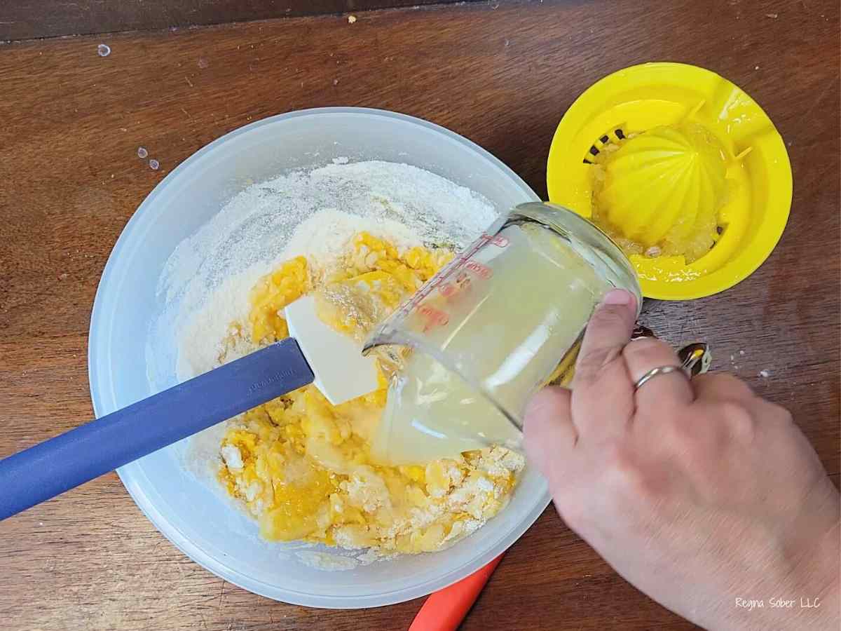 Homemade Lemony Lemon Cake